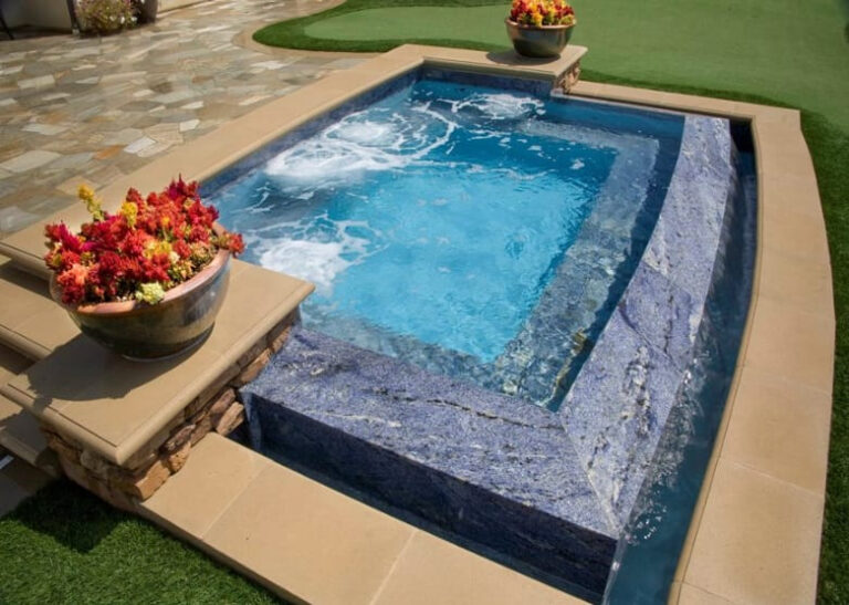 Building Your Perfect Custom Gunite Spa - Natgeos