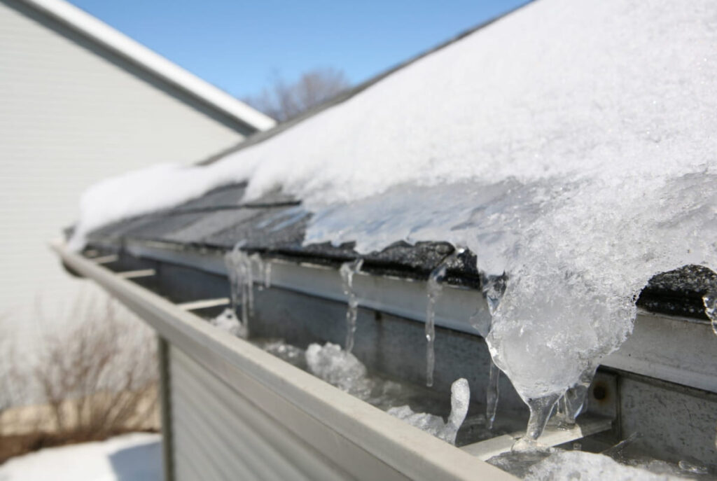 How Does Roof Melt Work and the Pros and Cons of Using It - Natgeos